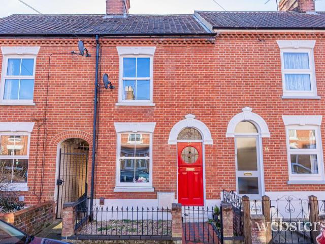 3 bedroom terraced house for sale