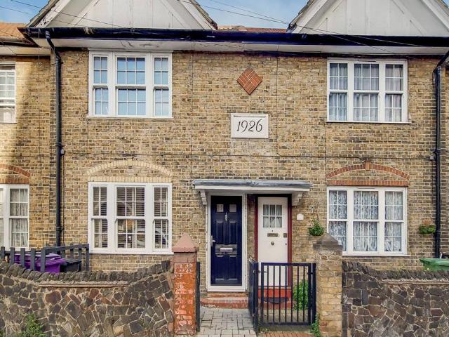 3 bedroom terraced house for sale