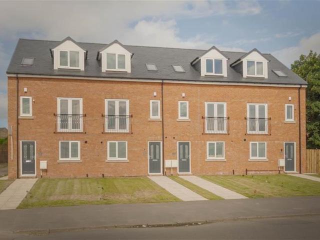 3 bedroom terraced house for sale