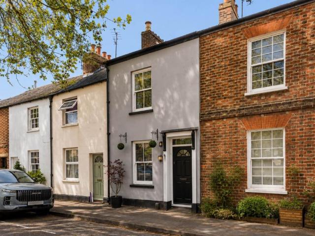 3 bedroom terraced house for sale