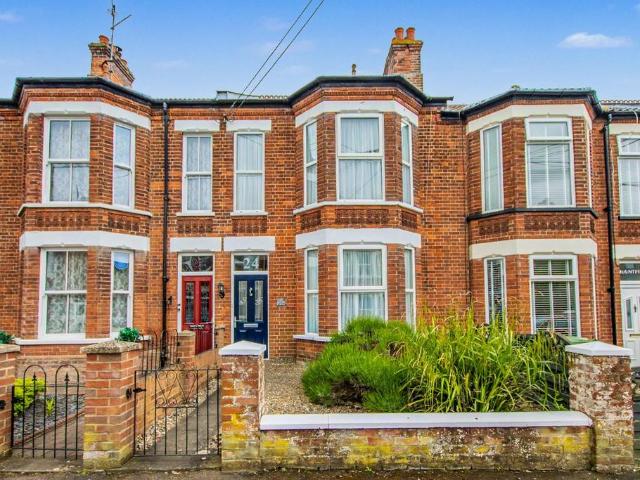 3 bedroom terraced house for sale