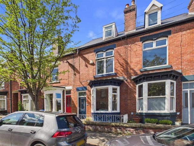 3 bedroom terraced house for sale