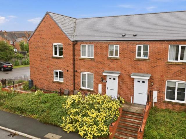 3 bedroom terraced house for sale