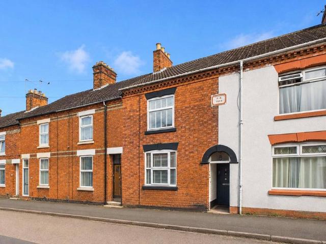 3 bedroom terraced house for sale