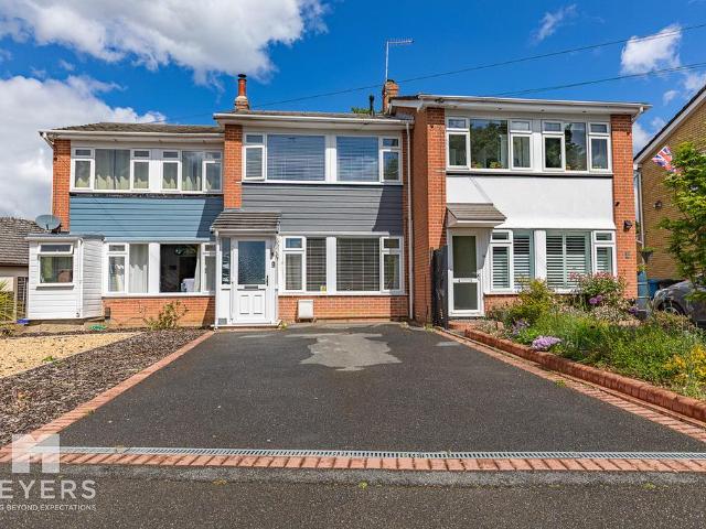 3 bedroom terraced house for sale