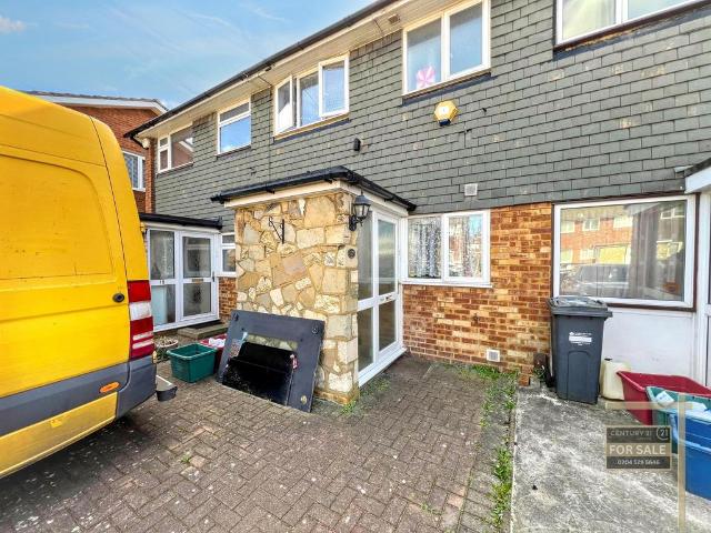 3 bedroom terraced house for sale