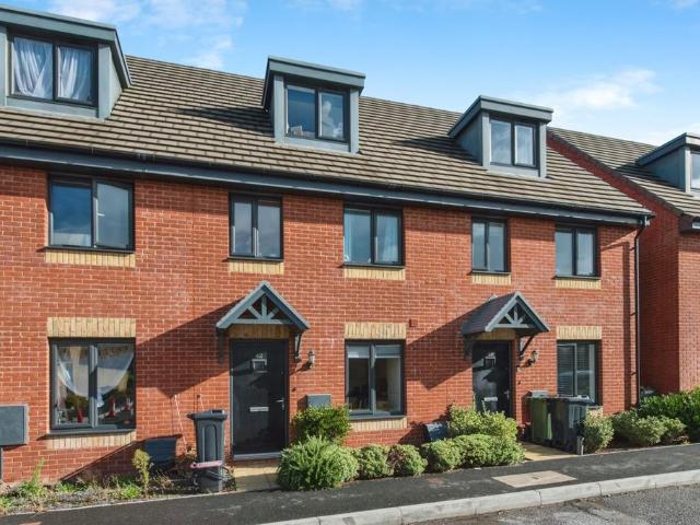 3 bedroom terraced house for sale