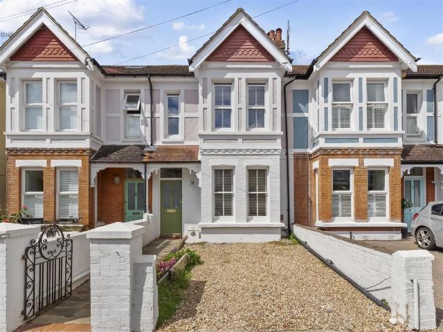 3 bedroom terraced house for sale