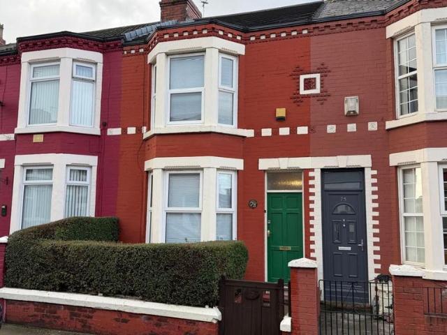3 bedroom terraced house for sale