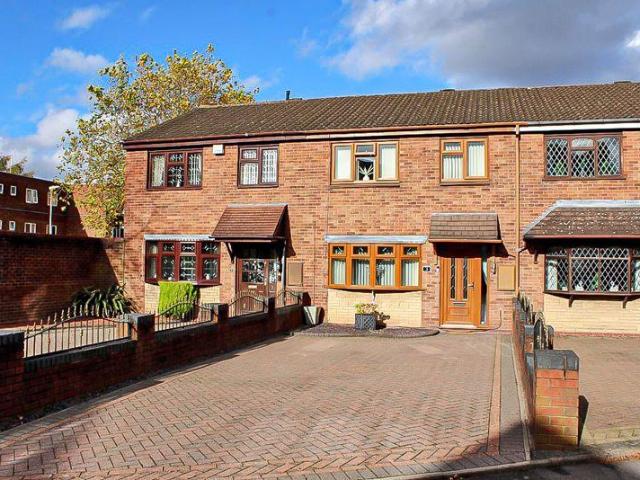 3 bedroom terraced house for sale