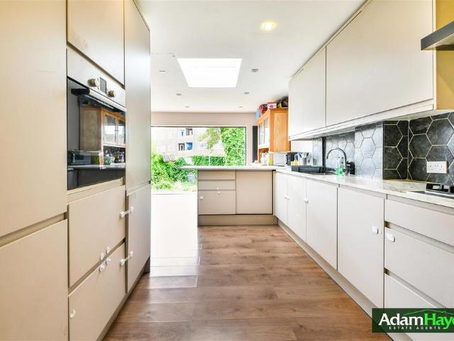 4 bedroom terraced house for sale