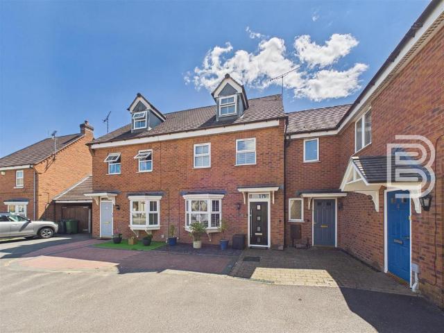 3 bedroom terraced house for sale