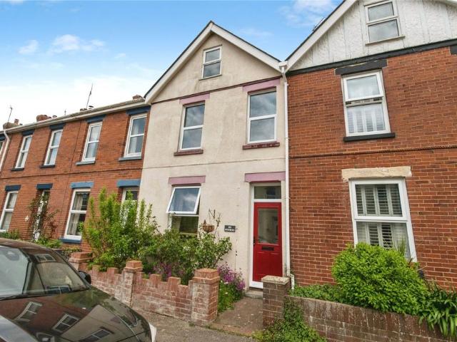 3 bedroom terraced house for sale