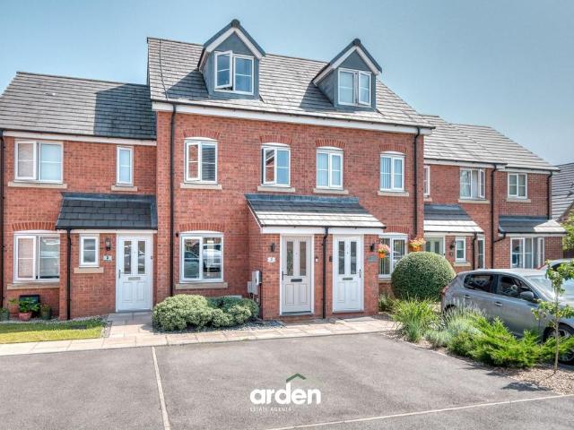 3 bedroom terraced house for sale