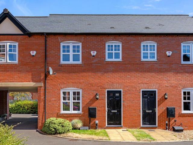 3 bedroom terraced house for sale