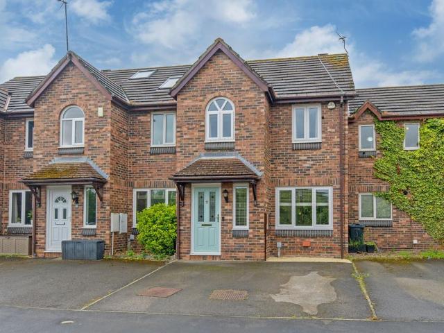 3 bedroom terraced house for sale