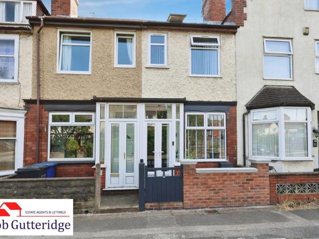 3 bedroom terraced house for sale