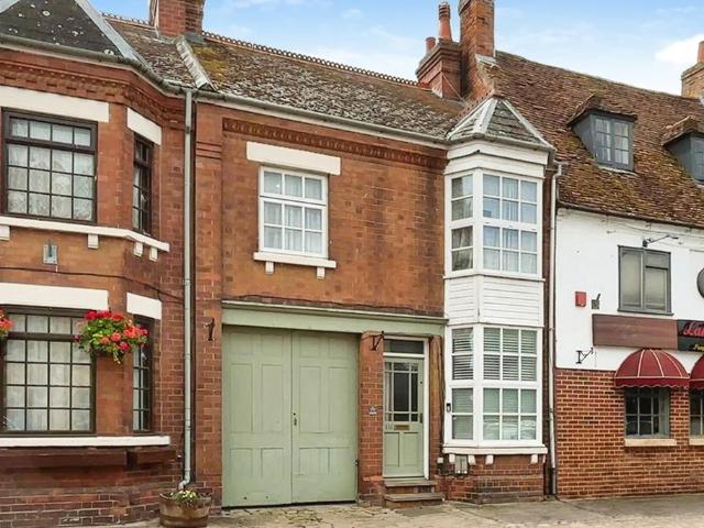 3 bedroom terraced house for sale