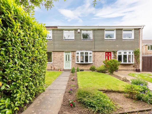 3 bedroom terraced house for sale