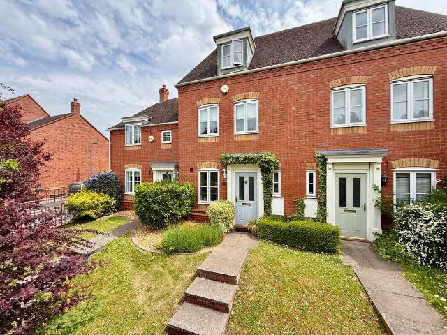 3 bedroom terraced house for sale