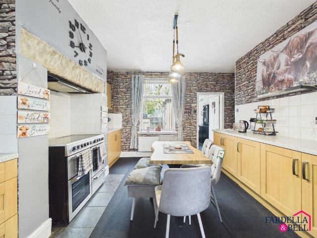 3 bedroom terraced house for sale