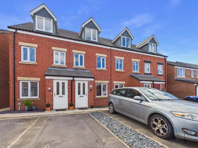 3 bedroom terraced house for sale