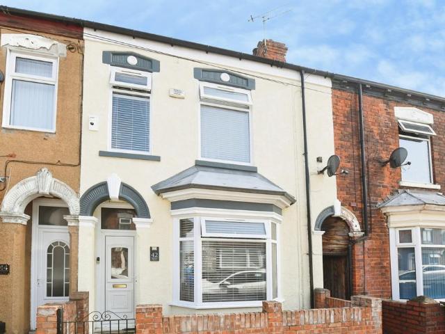 3 bedroom terraced house for sale