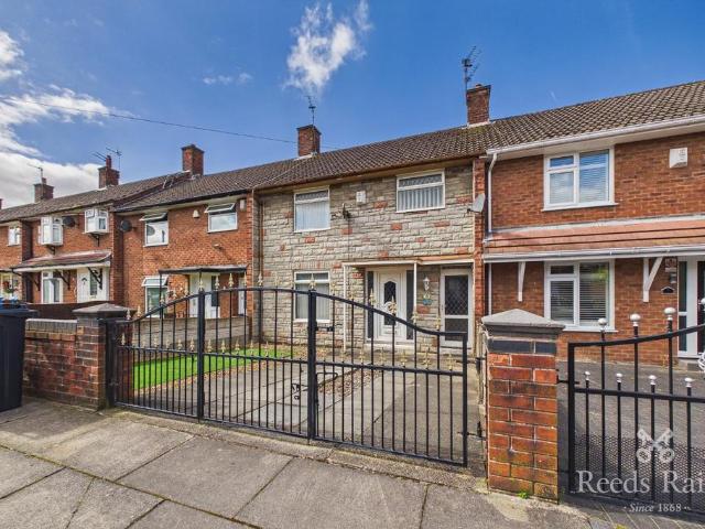 3 bedroom terraced house for sale
