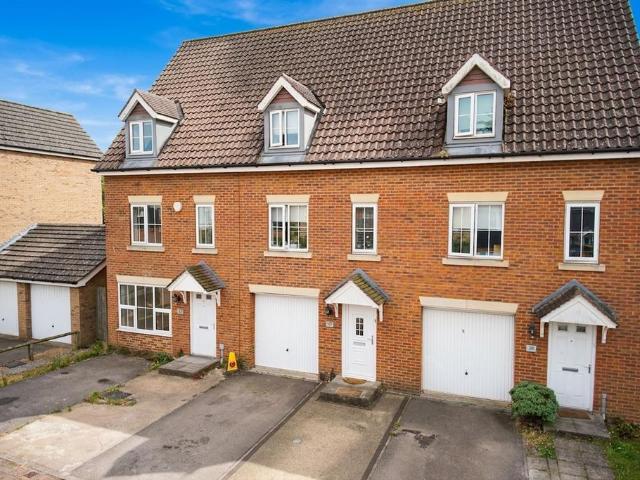 3 bedroom terraced house for sale