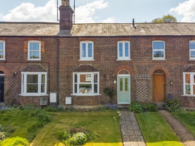 3 bedroom terraced house for sale