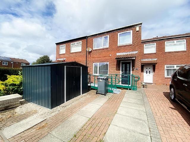 3 bedroom terraced house for sale