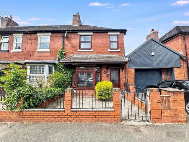 3 bedroom terraced house for sale
