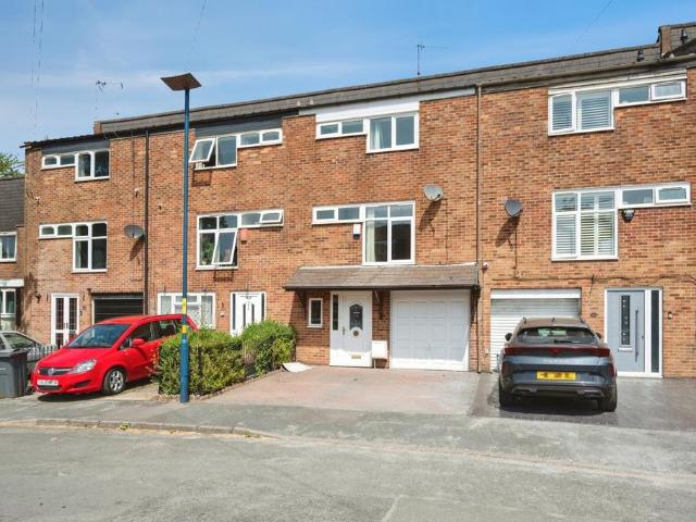 3 bedroom terraced house for sale
