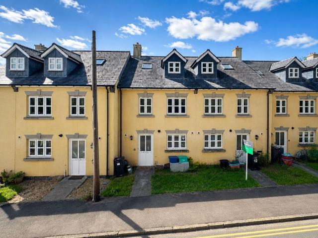 3 bedroom terraced house for sale