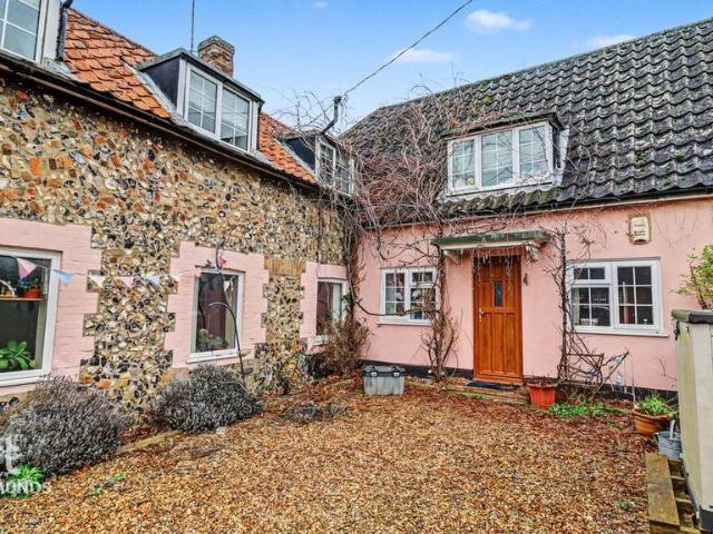 3 bedroom terraced house for sale