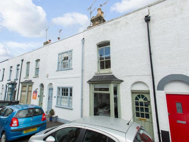 3 bedroom terraced house for sale