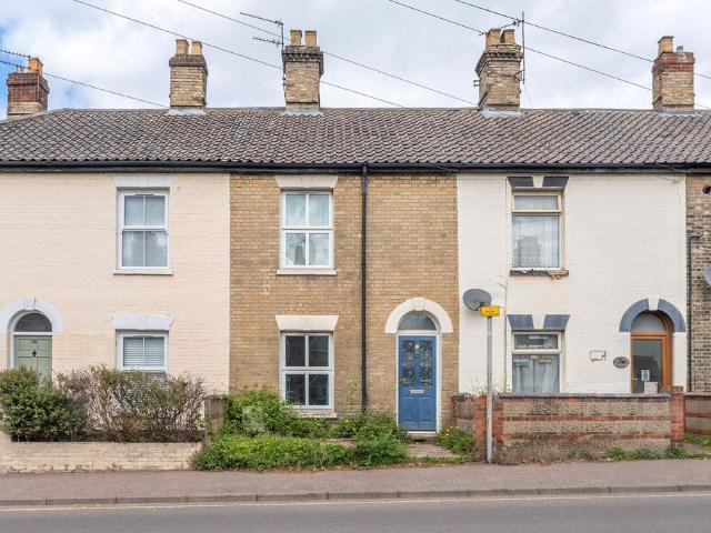 3 bedroom terraced house for sale