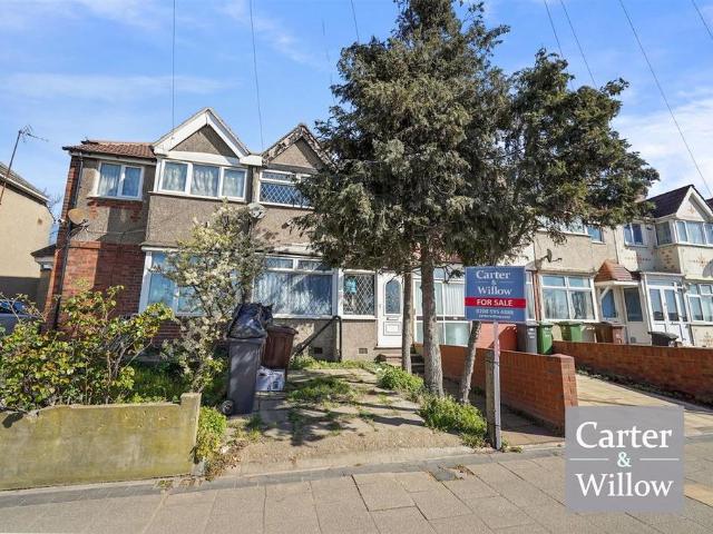 3 bedroom terraced house for sale