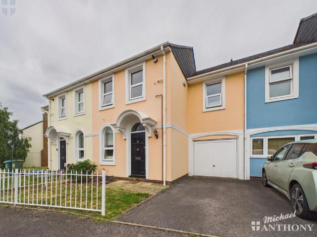 3 bedroom terraced house for sale