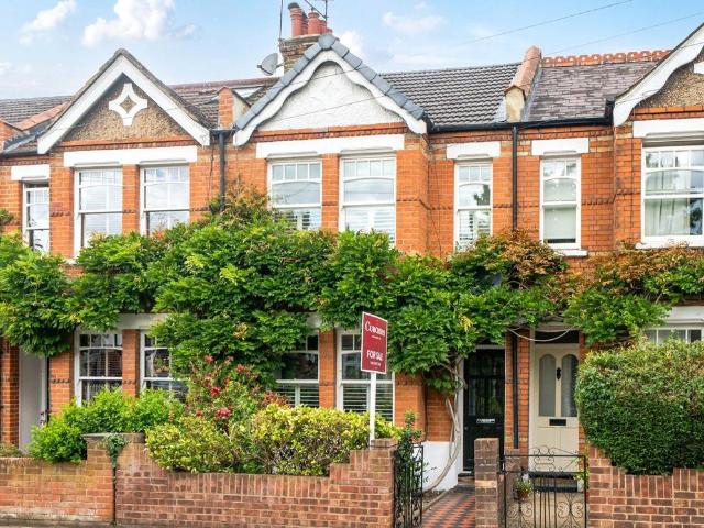 3 bedroom terraced house for sale