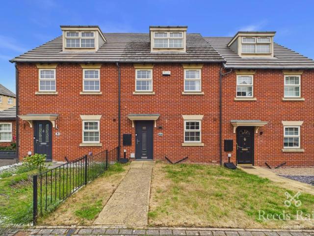3 bedroom terraced house for sale