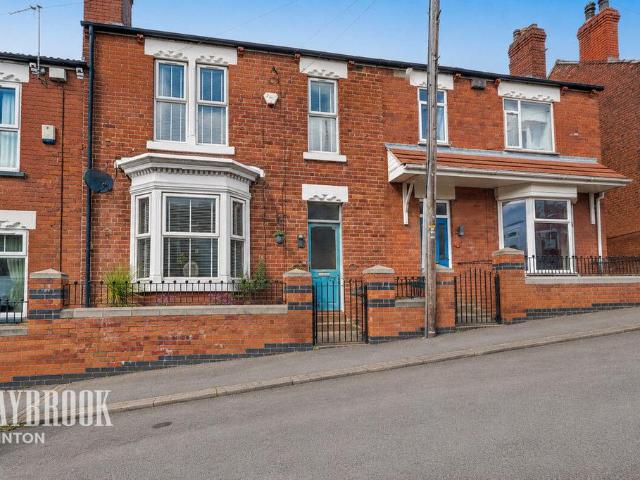 3 bedroom terraced house for sale
