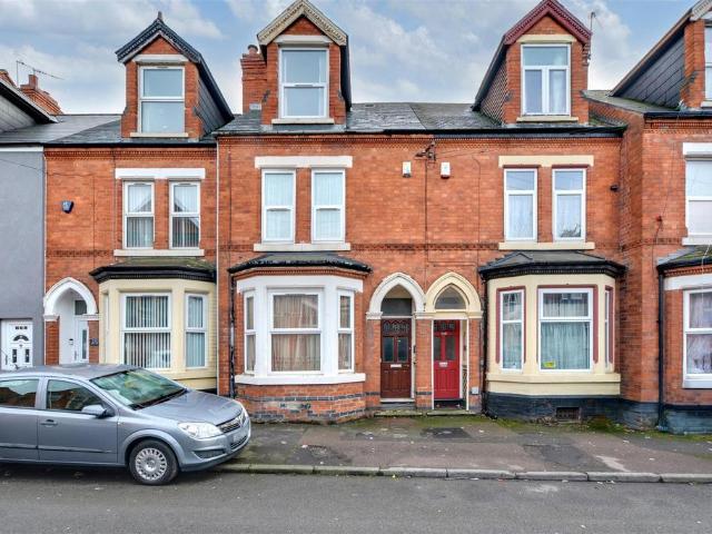 3 bedroom terraced house for sale