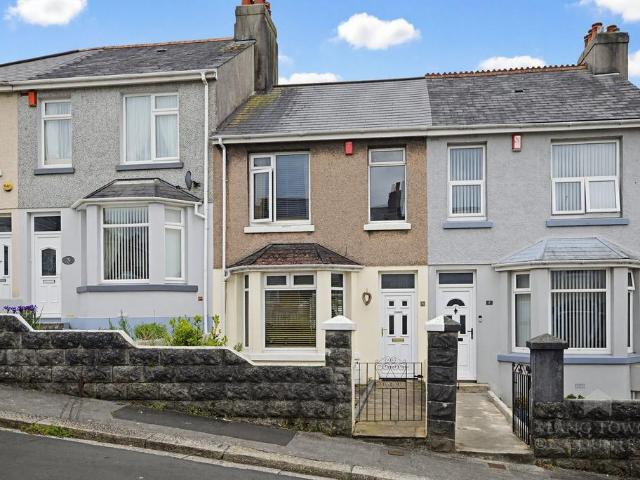 3 bedroom terraced house for sale