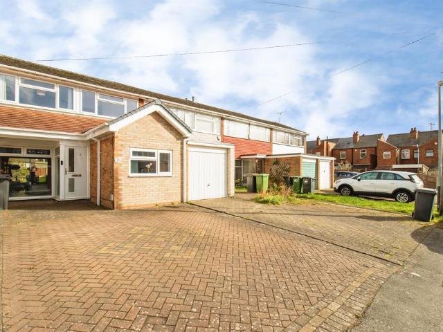 4 bedroom terraced house for sale