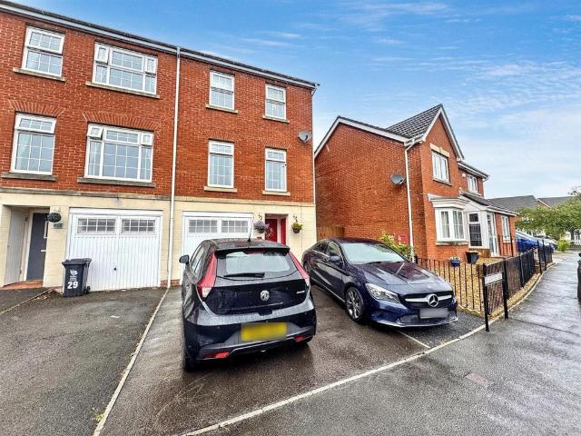 3 bedroom terraced house for sale