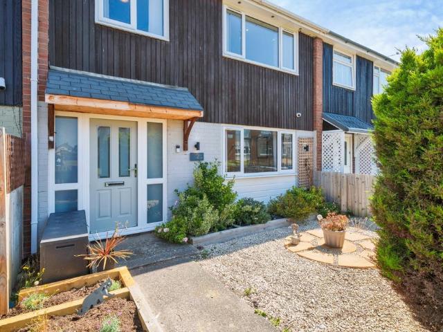 3 bedroom terraced house for sale