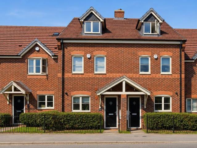 3 bedroom terraced house for sale