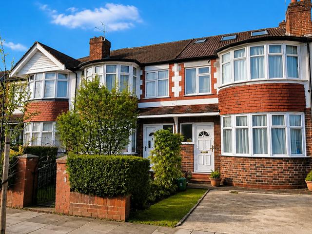 3 bedroom terraced house for sale