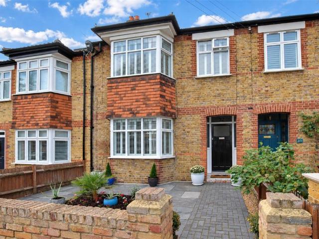 3 bedroom terraced house for sale